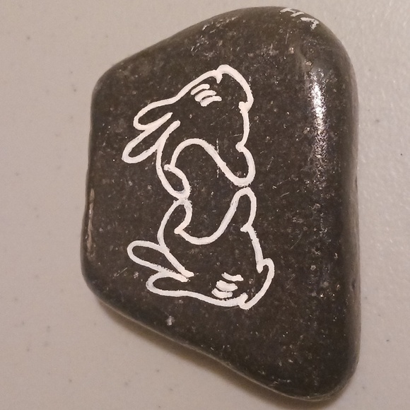 Art | Mickey Mouse Hands Heart Painted Art Rock Paper Weight Rare Stone ...